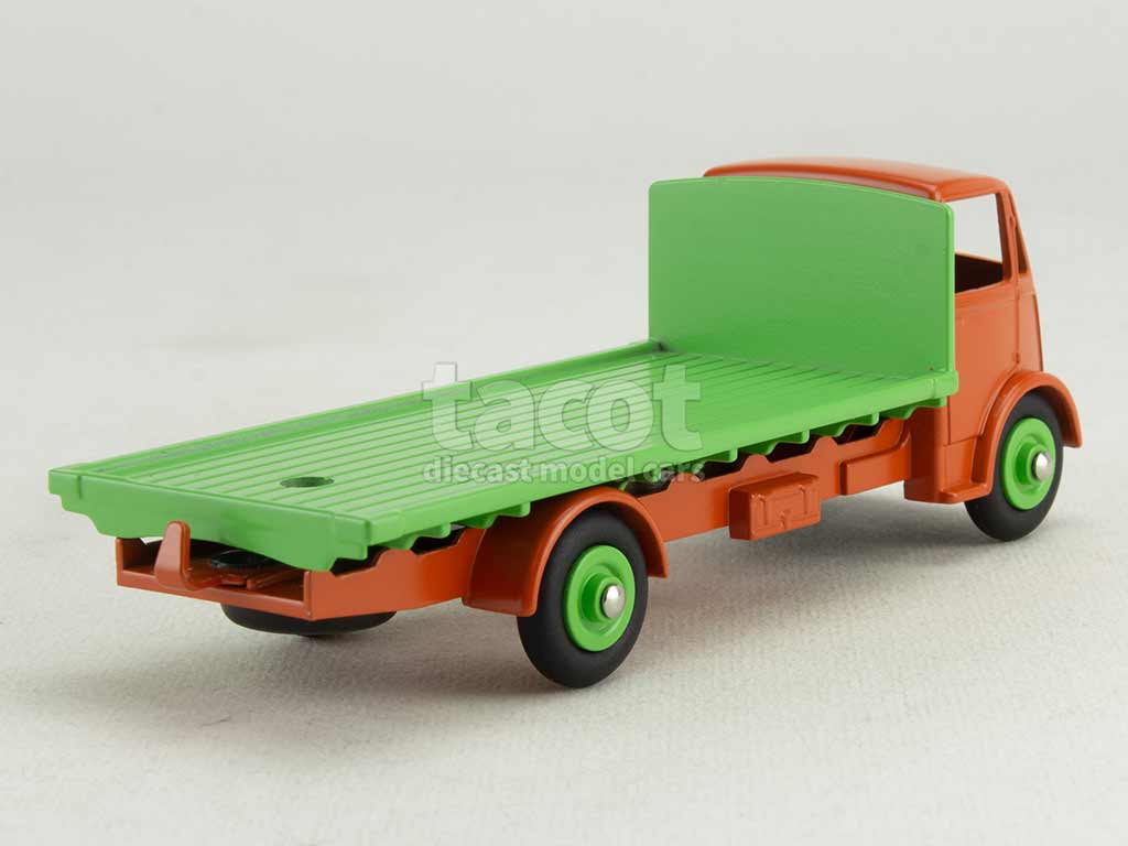Flat toys store