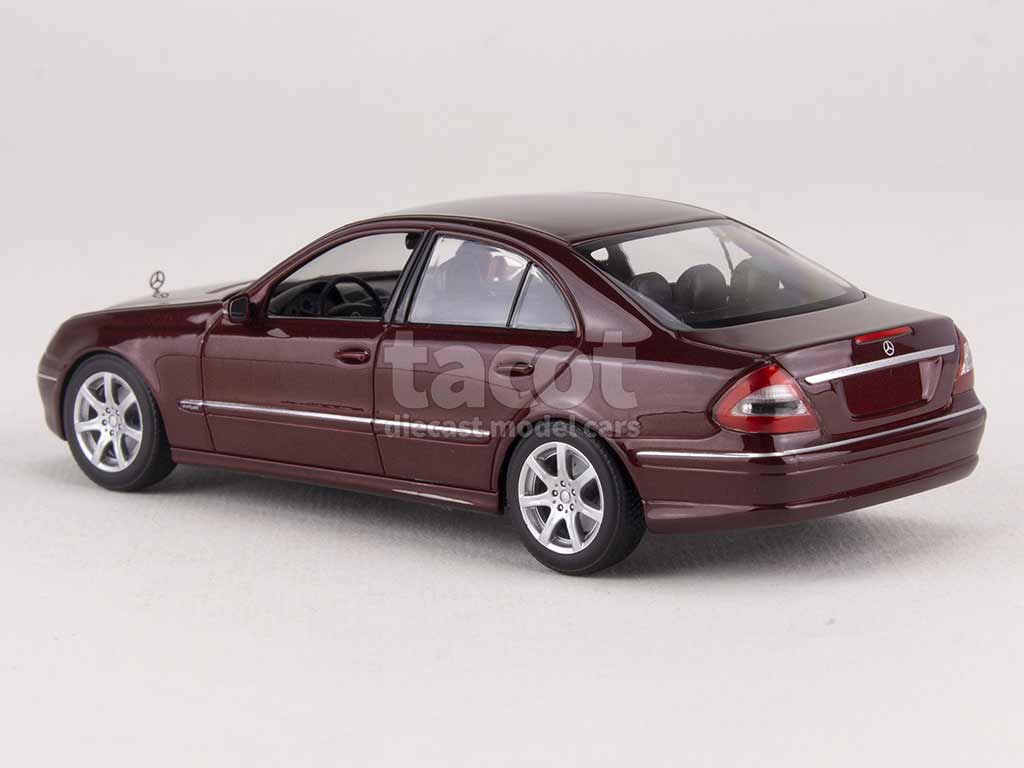 Mercedes - E Class/ W211 2006 - Maxichamps - 1/43 - Autos Miniatures Tacot