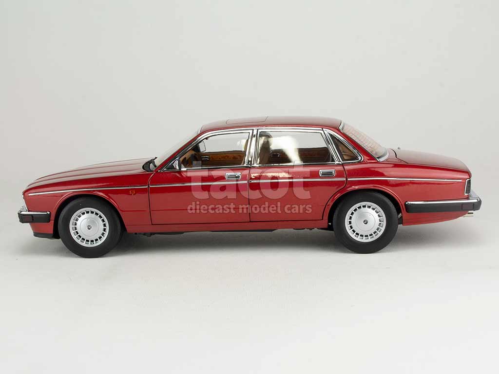 Jaguar - Daimler XJ40 1988 - Almost Real - 1/18 - Autos Miniatures Tacot