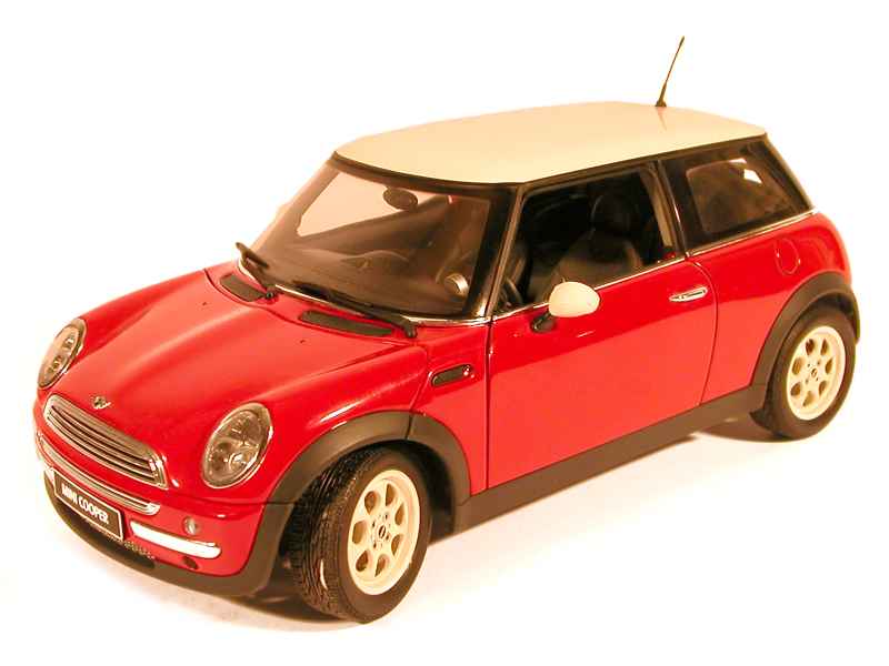 Mini - Cooper/ R53 2001 - AUTOart - 1/18 - Autos Miniatures Tacot