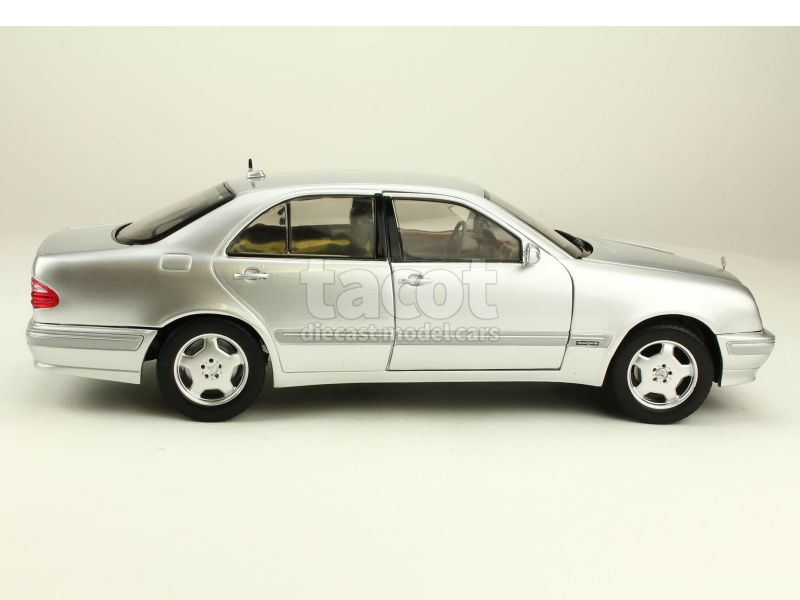 Mercedes - E 320/ W210 2001 - Sun Star - 1/18 - Autos Miniatures Tacot
