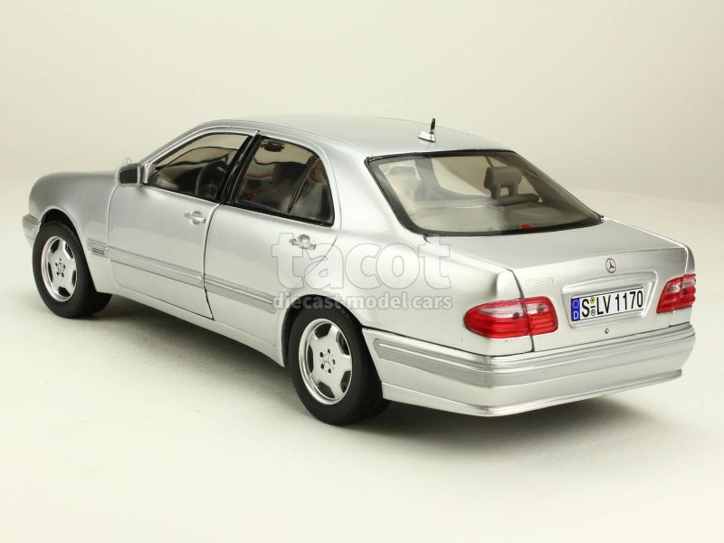 Mercedes - E 320/ W210 2001 - Sun Star - 1/18 - Autos Miniatures Tacot