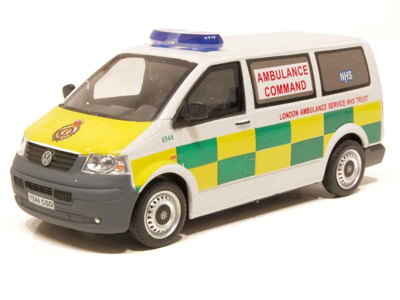 Volkswagen - T5 Multivan Ambulance - Cararama - 1/43 - Autos Miniatures ...