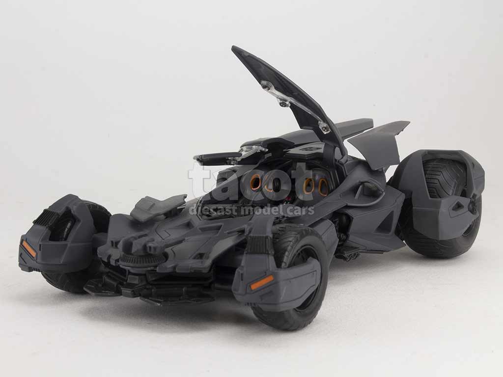Batmobile - Batman v Superman 2016 - Modèle Presse - 1/24 - Autos ...