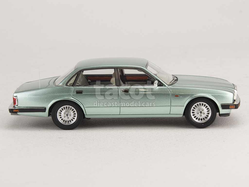 Jaguar - XJ40 Sovereign 1990 - Neo - 1/43 - Autos Miniatures Tacot