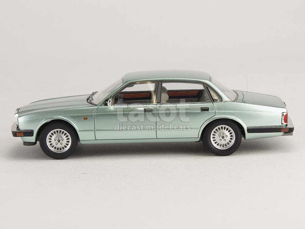 Jaguar - XJ40 Sovereign 1990 - Neo - 1/43 - Autos Miniatures Tacot
