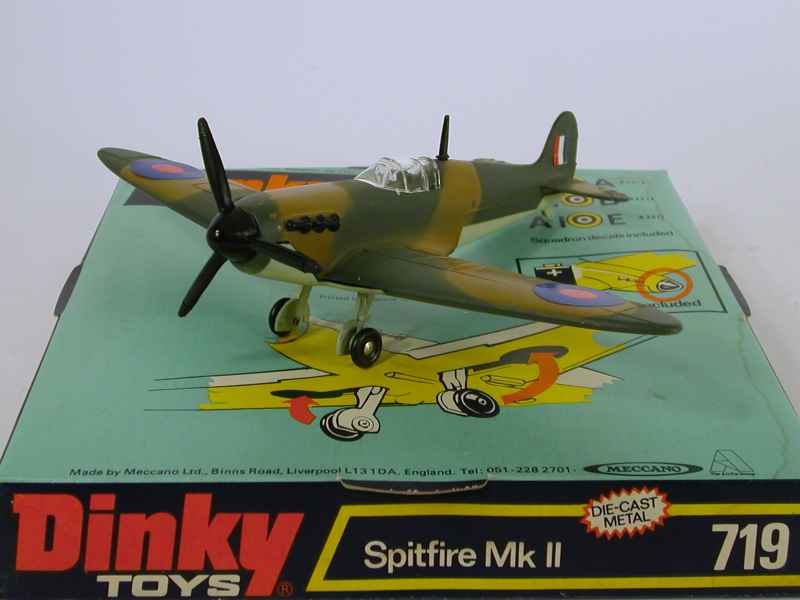 Divers - SPITFIRE MK II - Dinky-Toys G.B. - 1/72 - Autos Miniatures Tacot